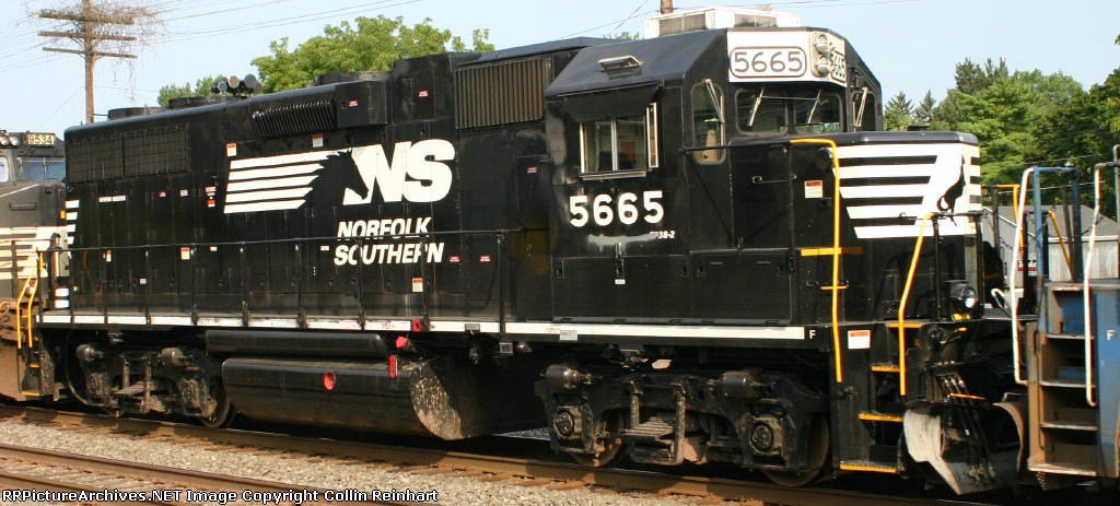 GP38-2 5665